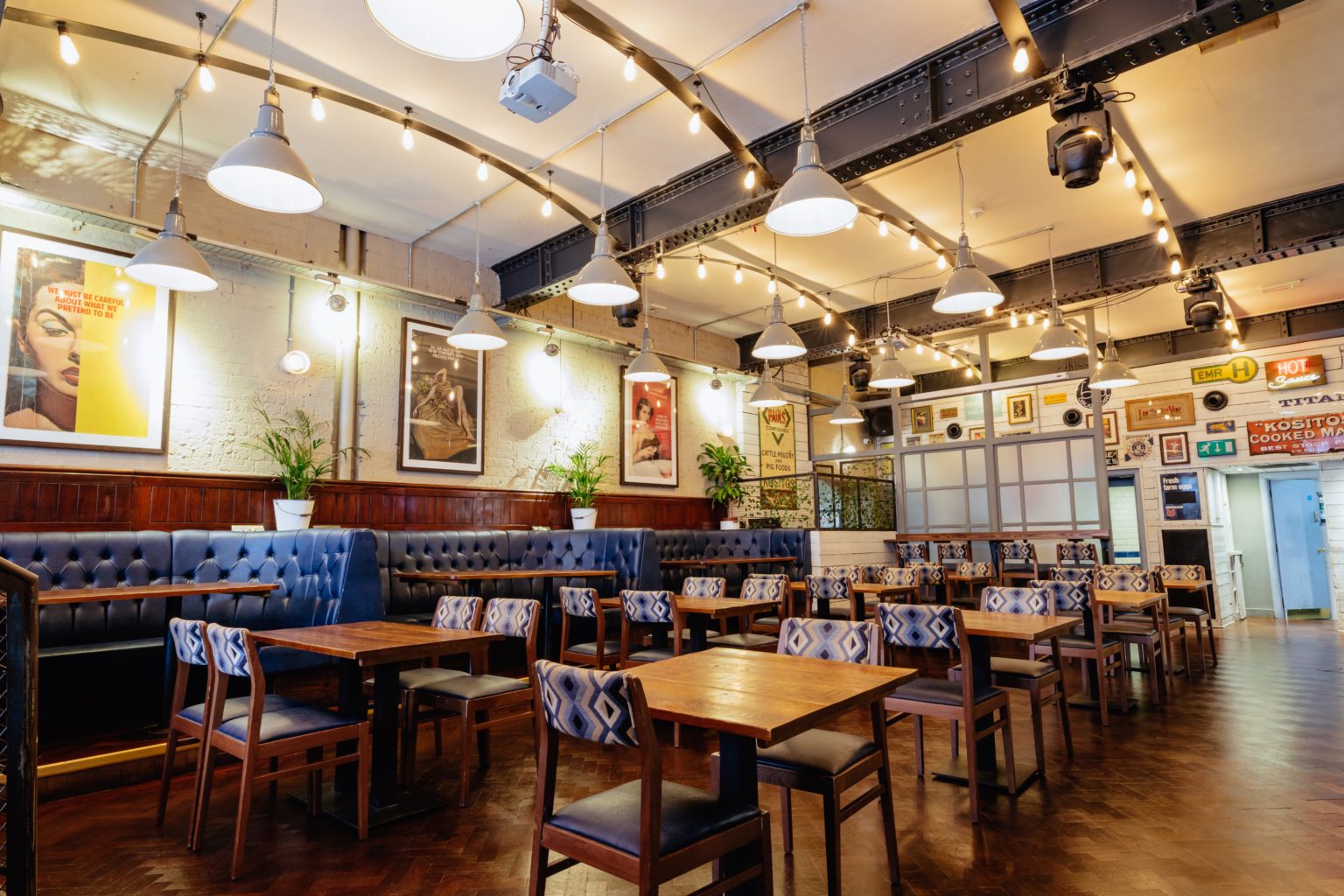 All day dining, coffee and cocktails - Forum Kitchen + Bar