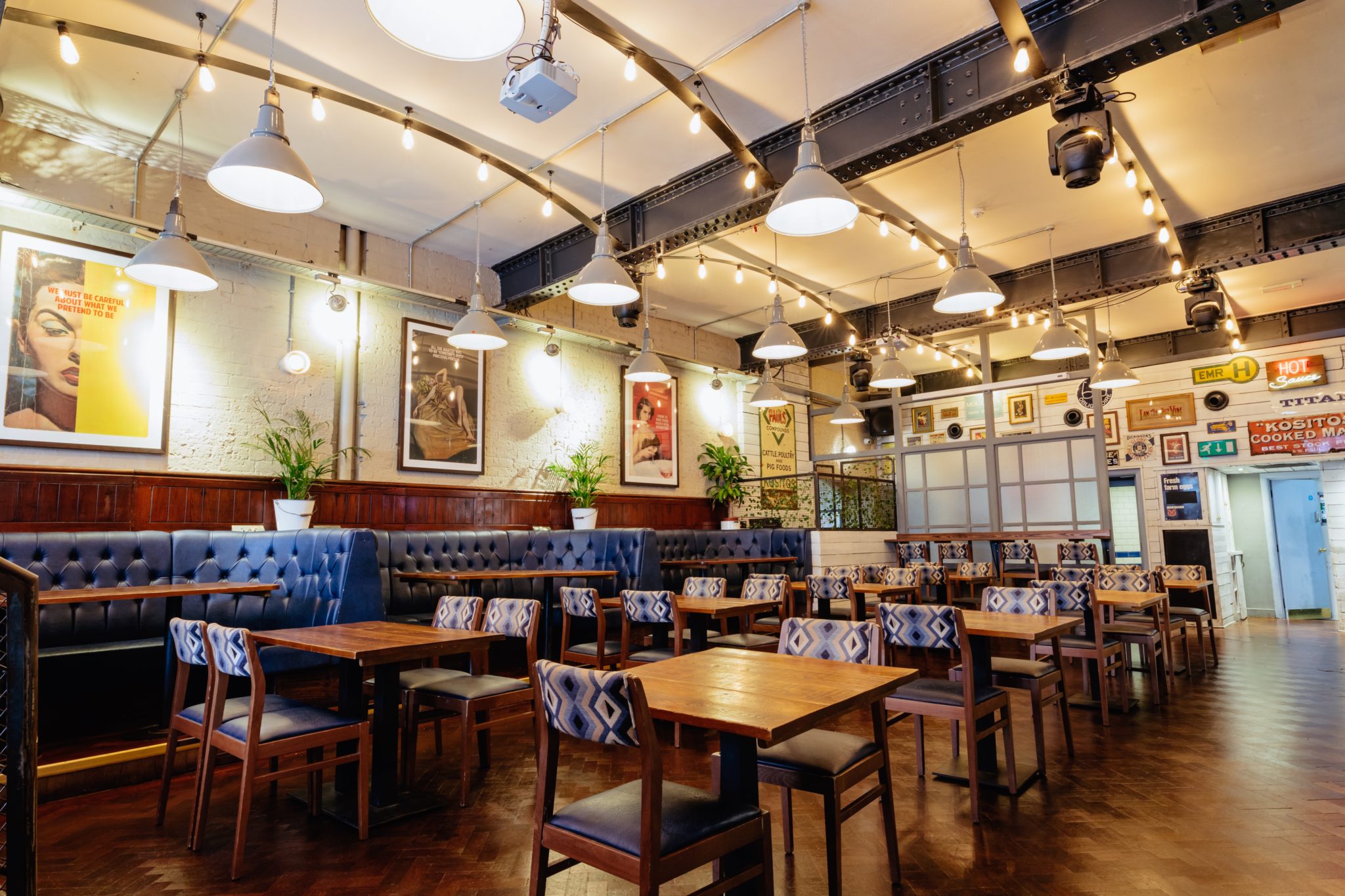 All day dining, coffee and cocktails - Forum Kitchen + Bar